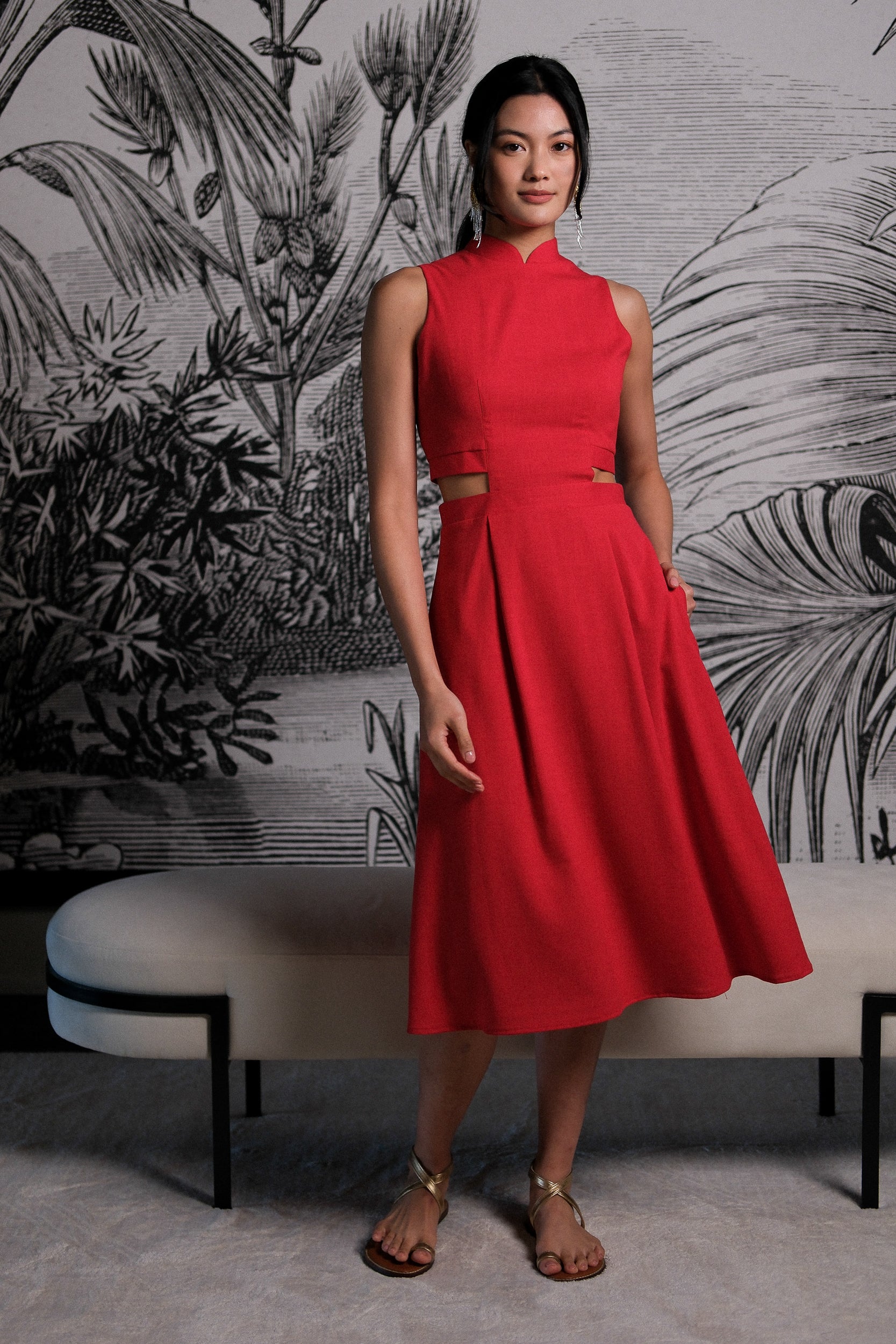 Signature Cut-Out Cheongsam - Red – The Missing Piece